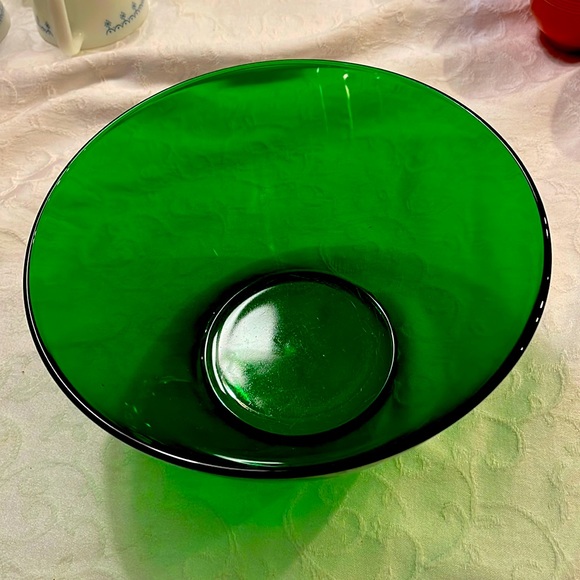 Dining | Arcoroc France 9 Diameter Emerald Green Glass Bowl | Poshmark